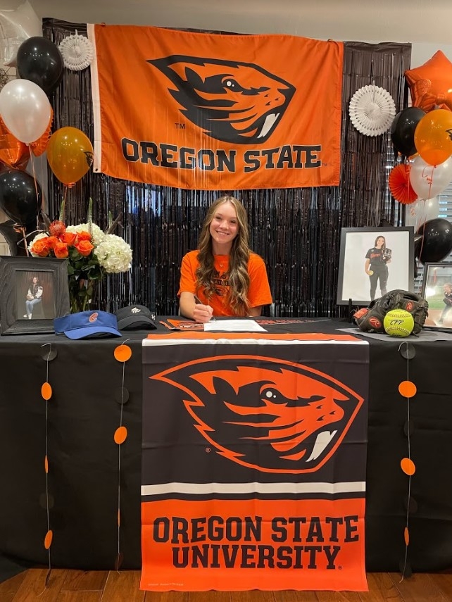 Maddie Clark Hits home run with softball scholarship – The Wolfpacket
